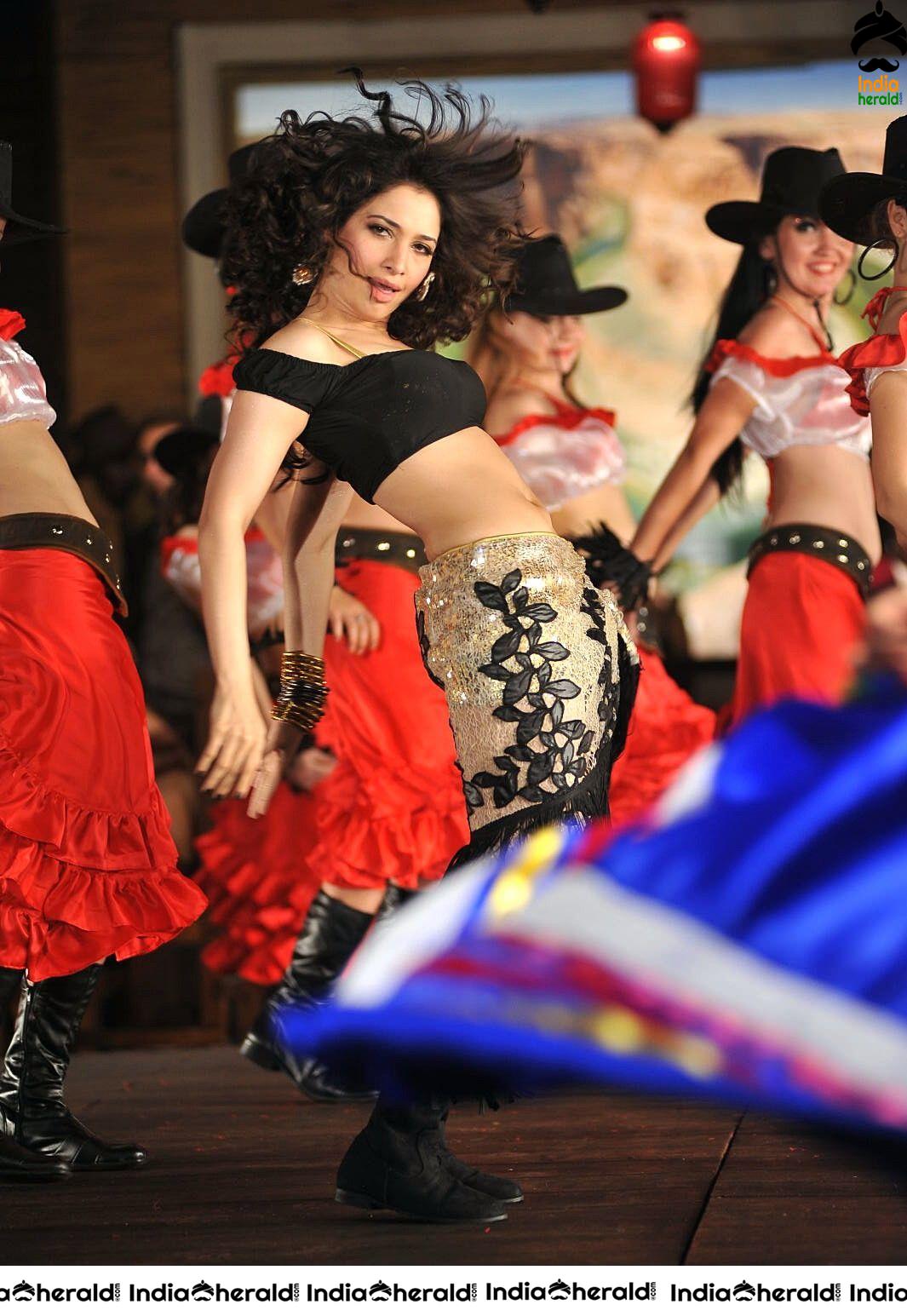 Tamanna Shows her Hot Expressions and Lustful Assets in the