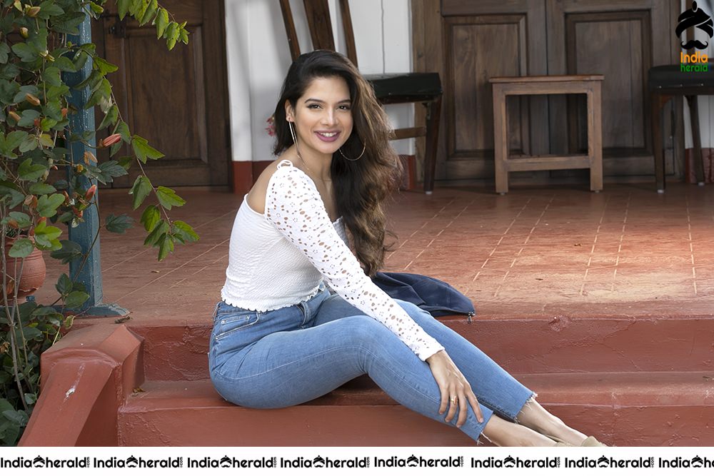 Tanya Hope Latest New Stills Set 1