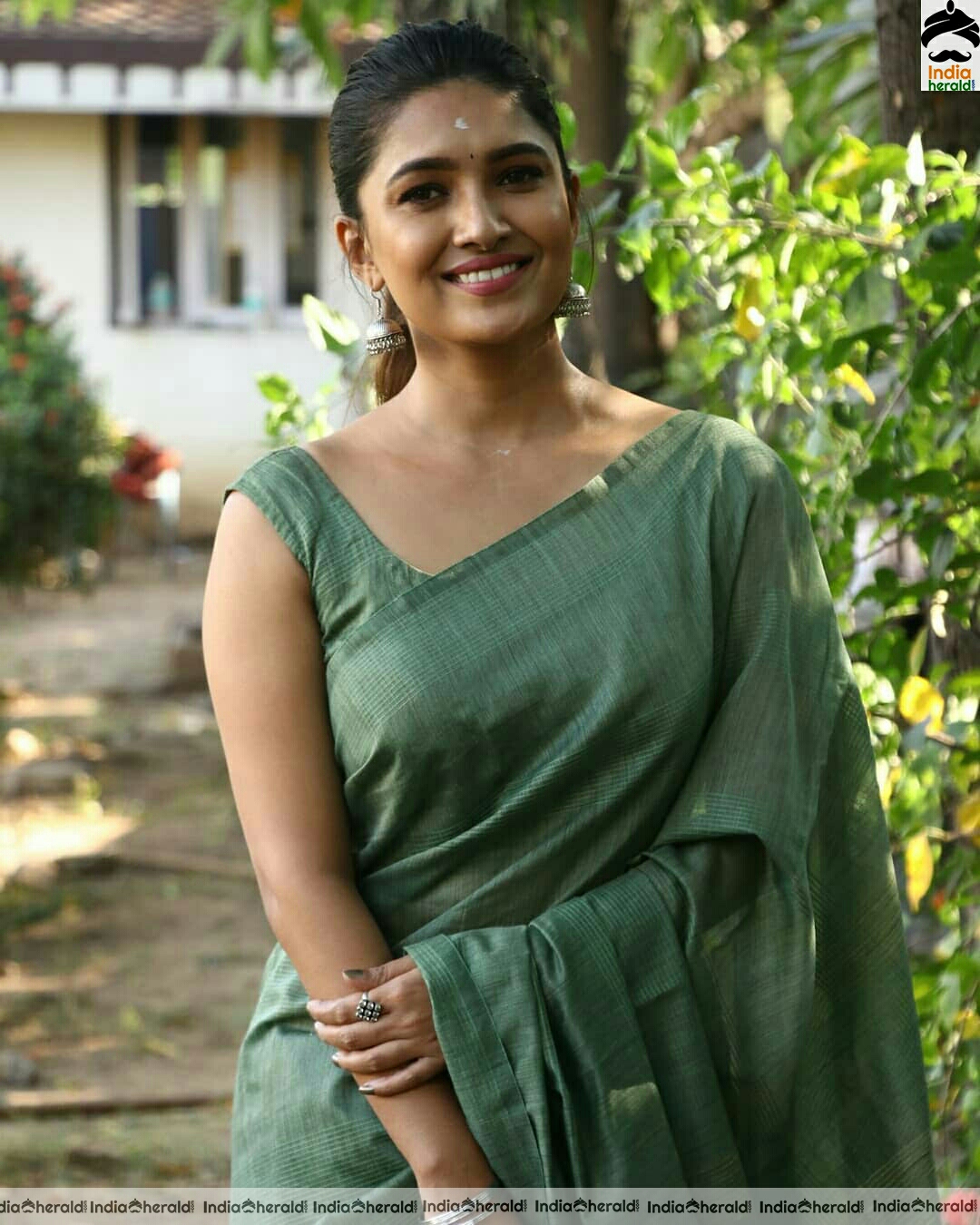 Vani Bhojan latest Cute Photo Stills