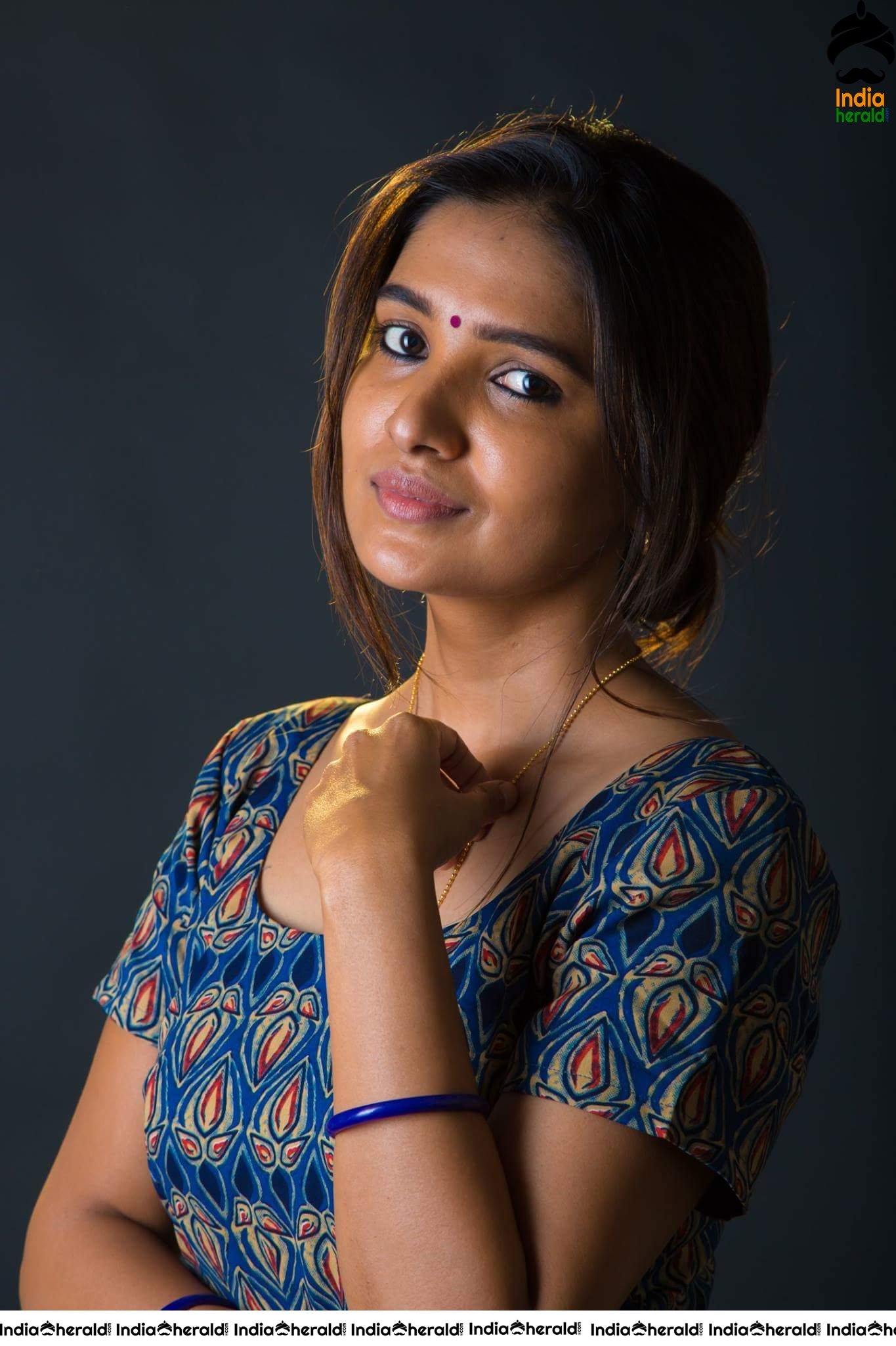 Vani bhojan Latest Hot Mesmerizing Photos