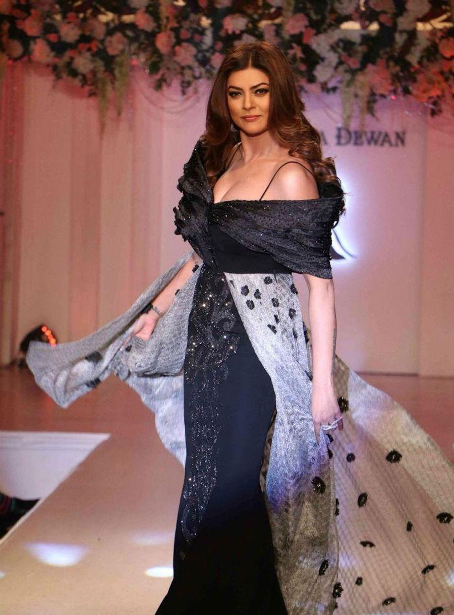 Sushmita Sen dazzles with her runway appearance Photos