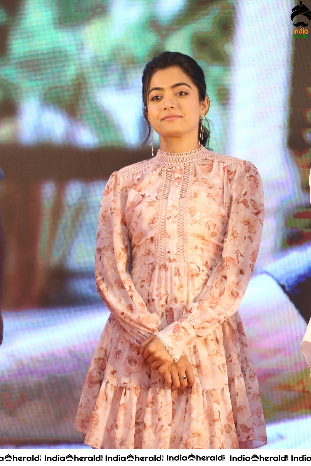 Hot Rashmika Mandanna Thigh Show with Nithiin at Bheesma Th