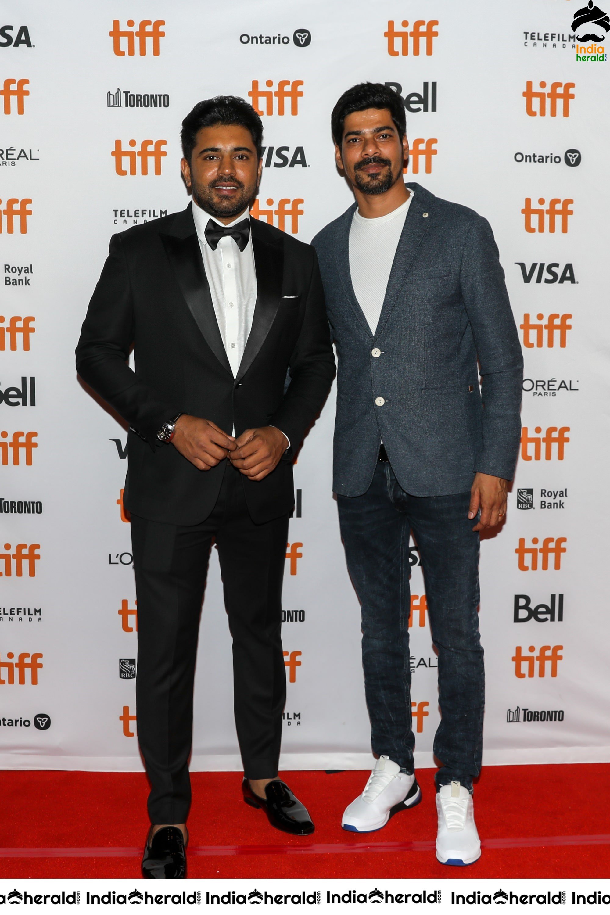 Photos From The World Premiere Of MOOTHON Set 2