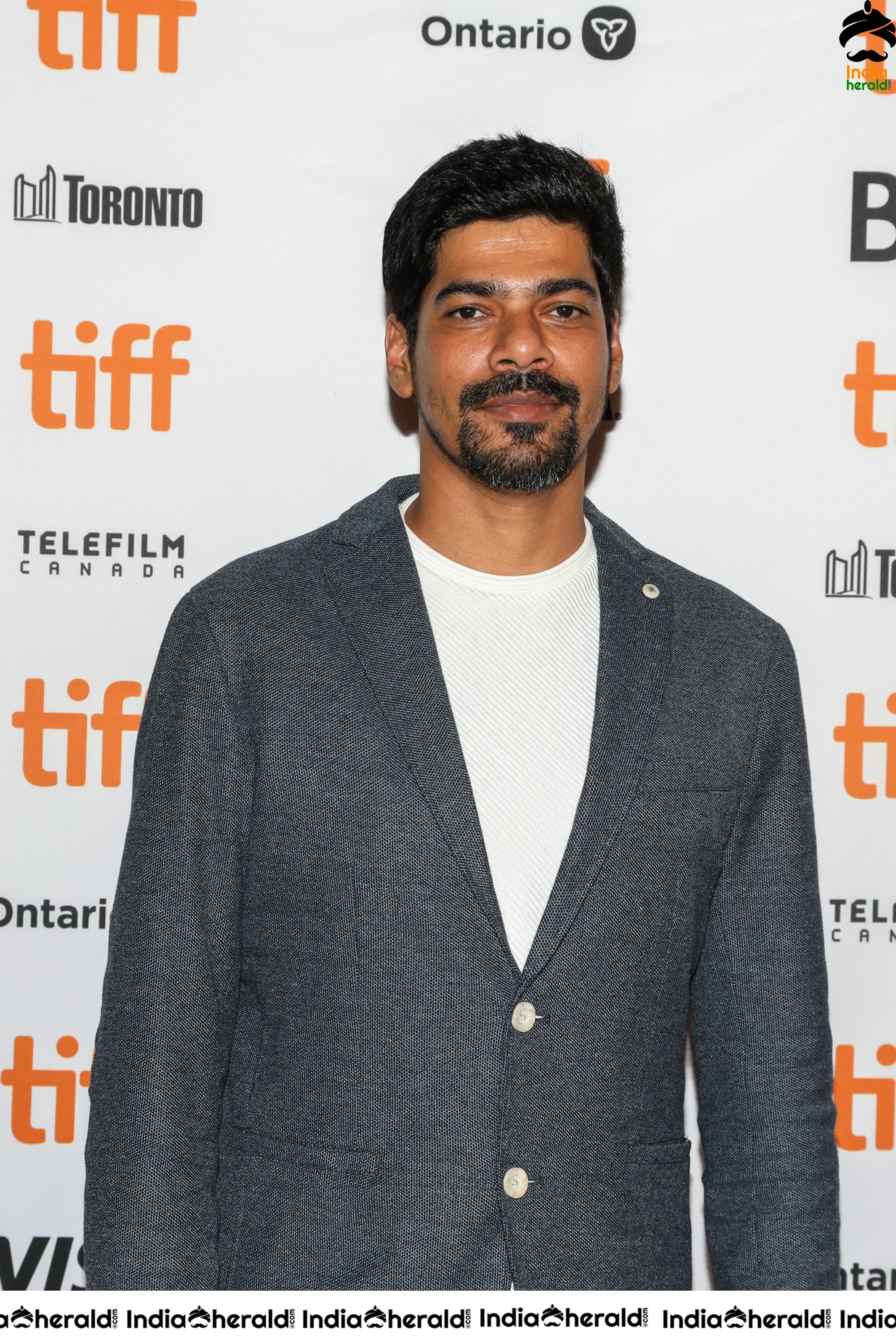 Photos From The World Premiere Of MOOTHON Set 2