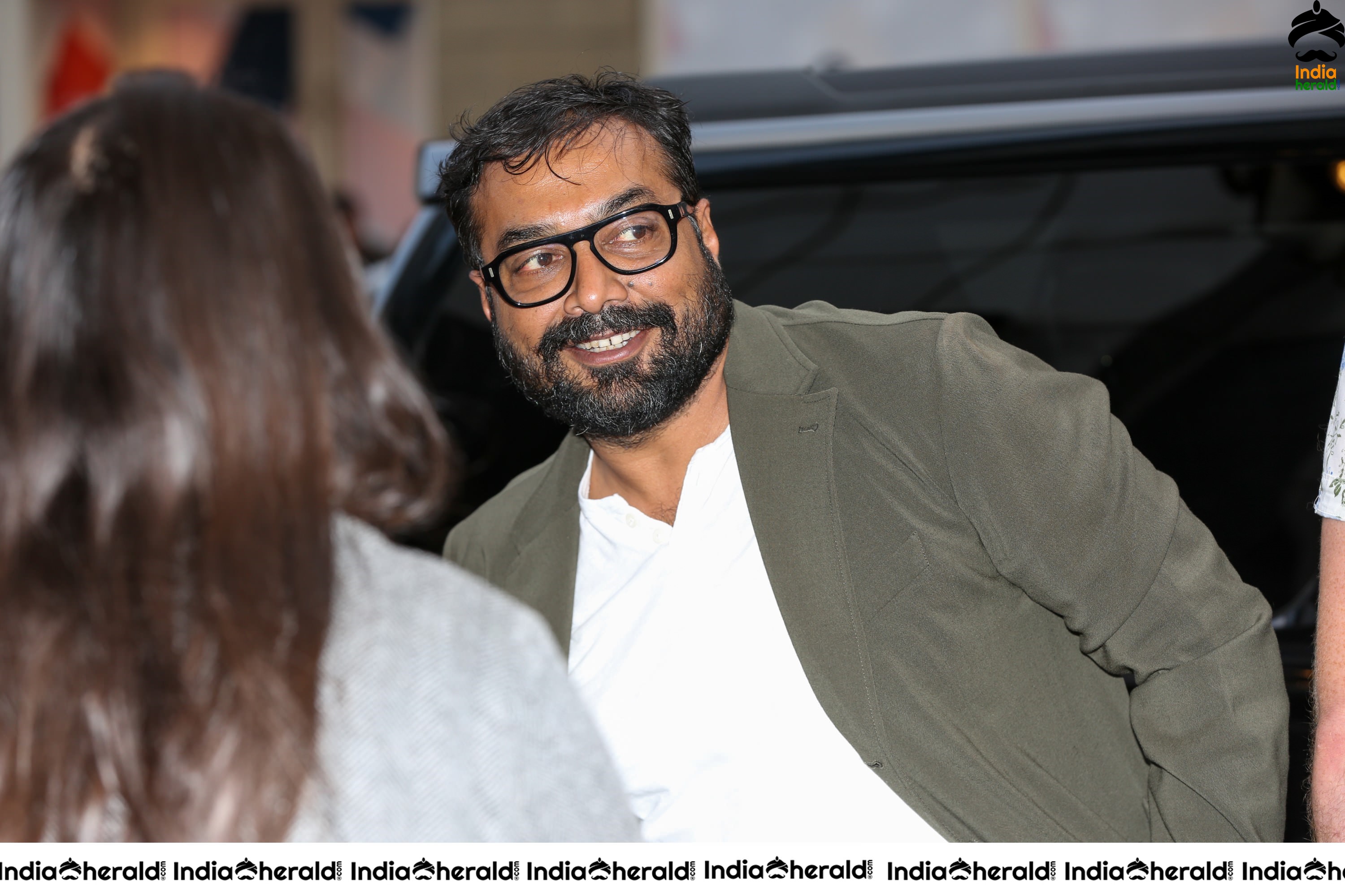 Photos From The World Premiere Of MOOTHON Set 3