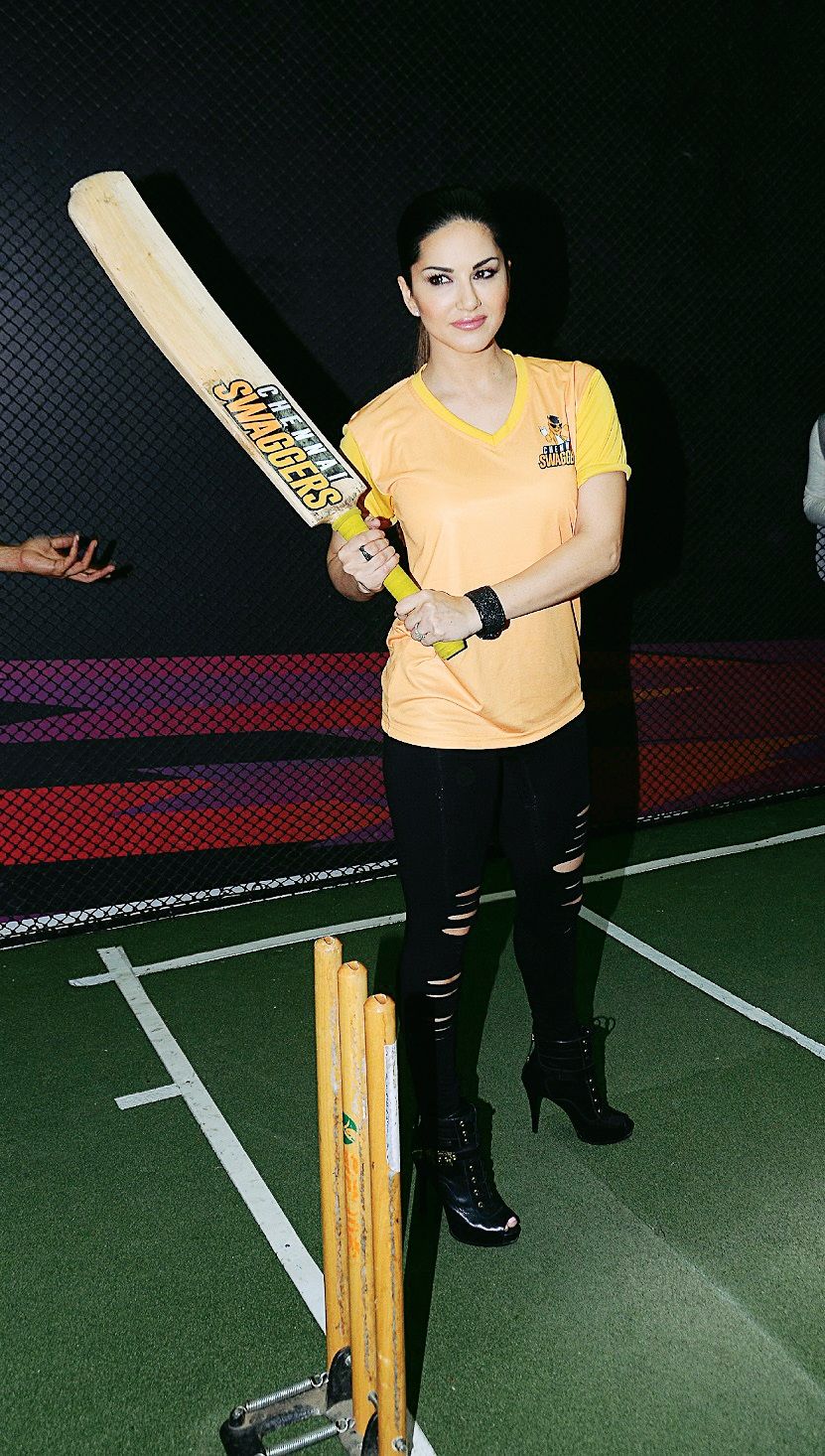 Sunny Leone owns a Cricket Team Photos