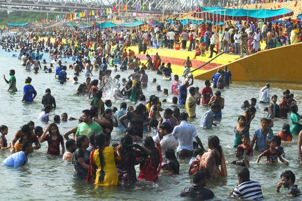 Crowd at Krishna Pushkaralu