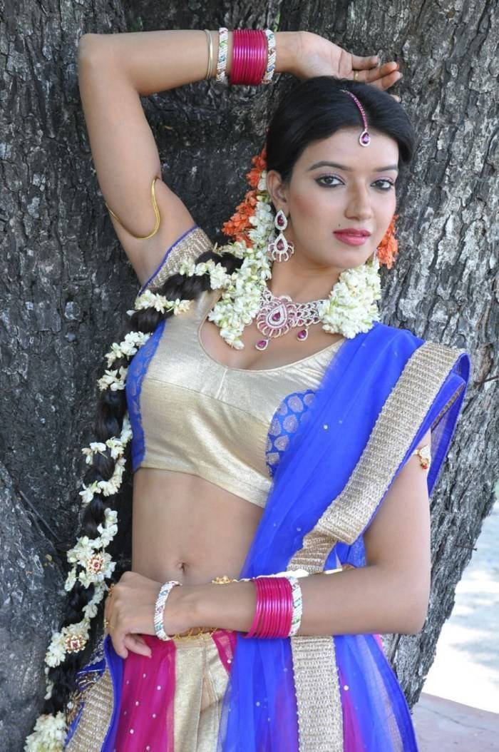 Manisha Singh Hot Navel Stills