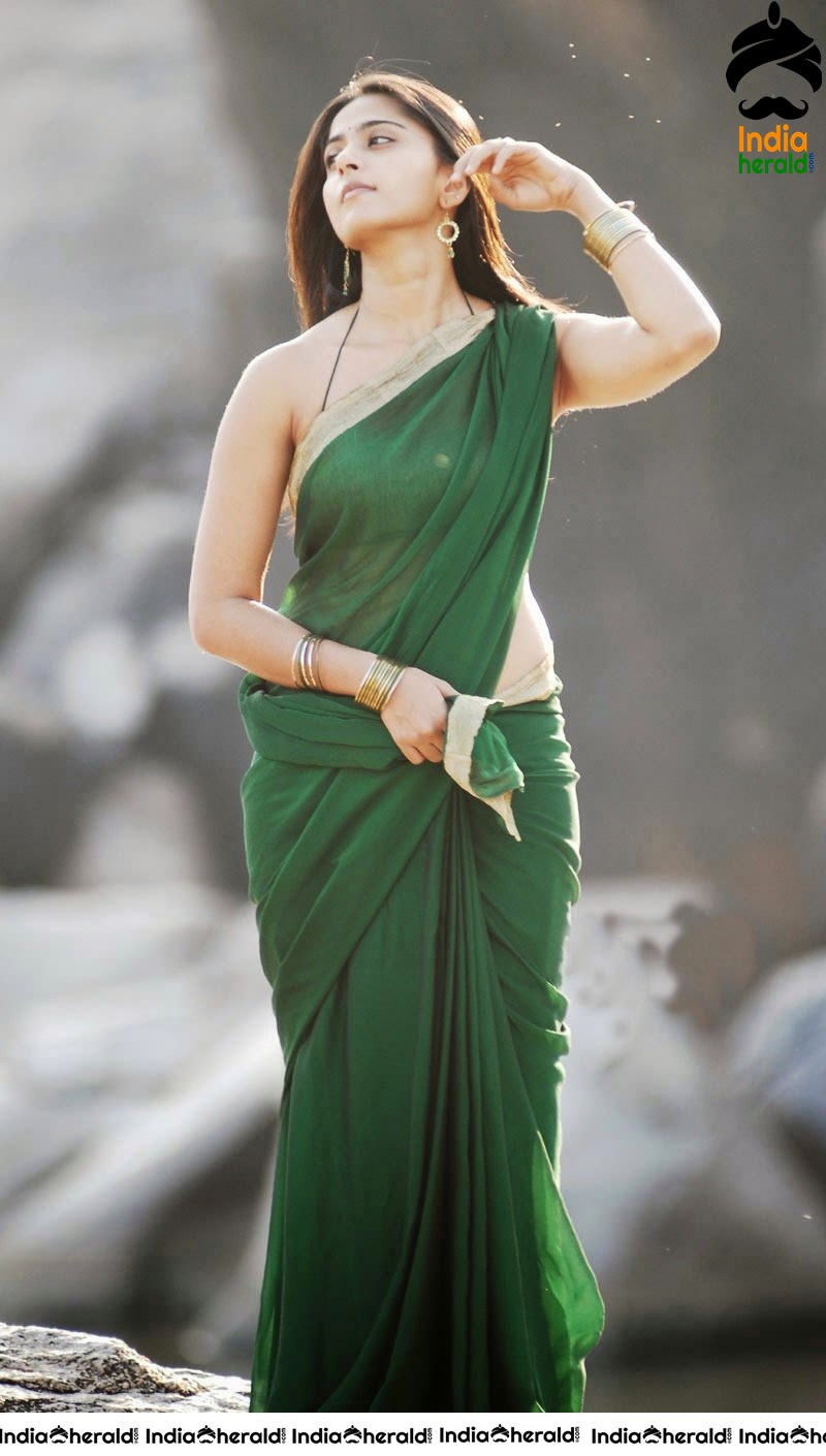 Anushka Shetty Hot Photos Collection Exposing Teasing Curve