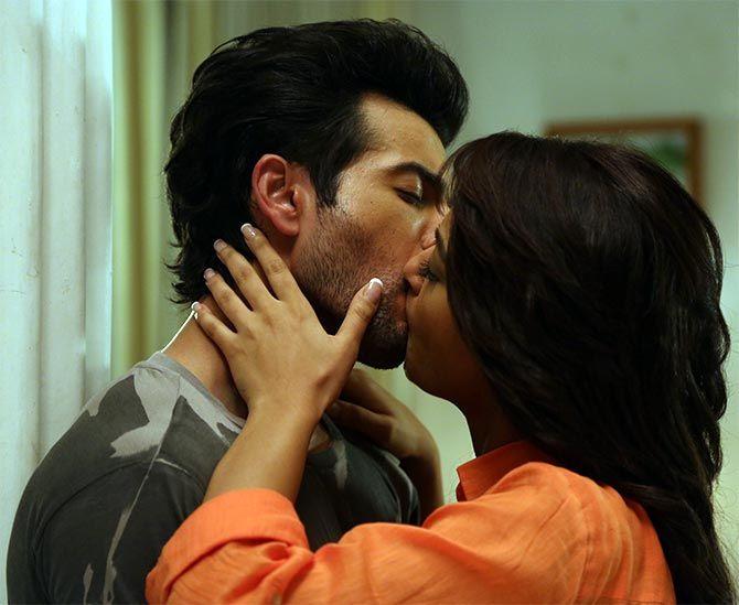 Hottest romantic scenes store