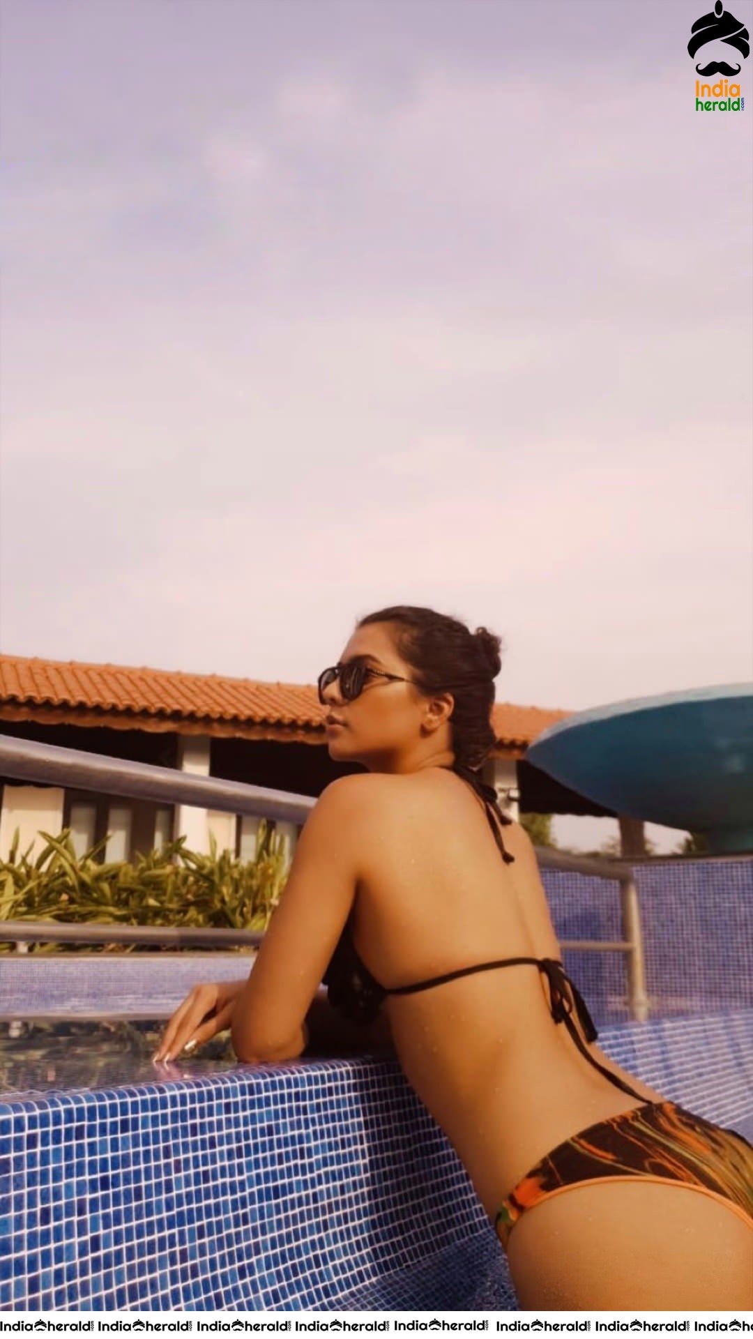 Ruhi Singh Hot Bikini Photos to give you an Instant Temptat