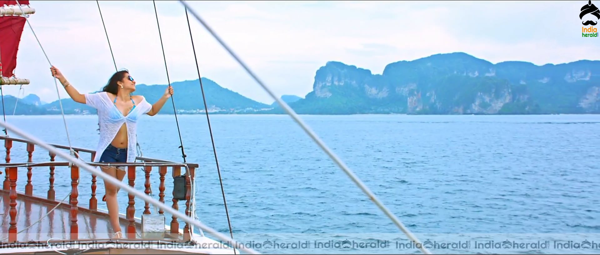 Trisha Unseen Hot Photos in Bikini Exposing Big Cleavage an