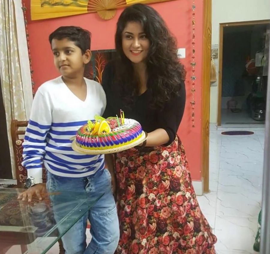 Actress Jyothi Family Unseen Photos