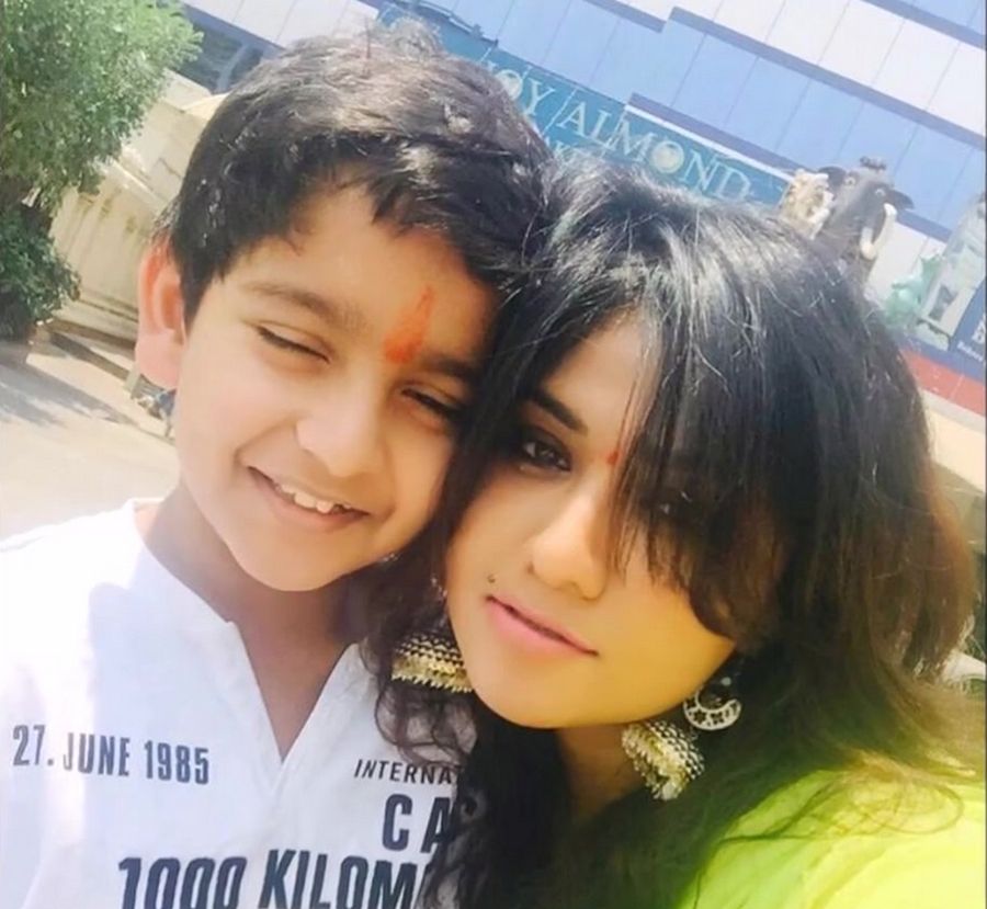 Actress Jyothi Family Unseen Photos