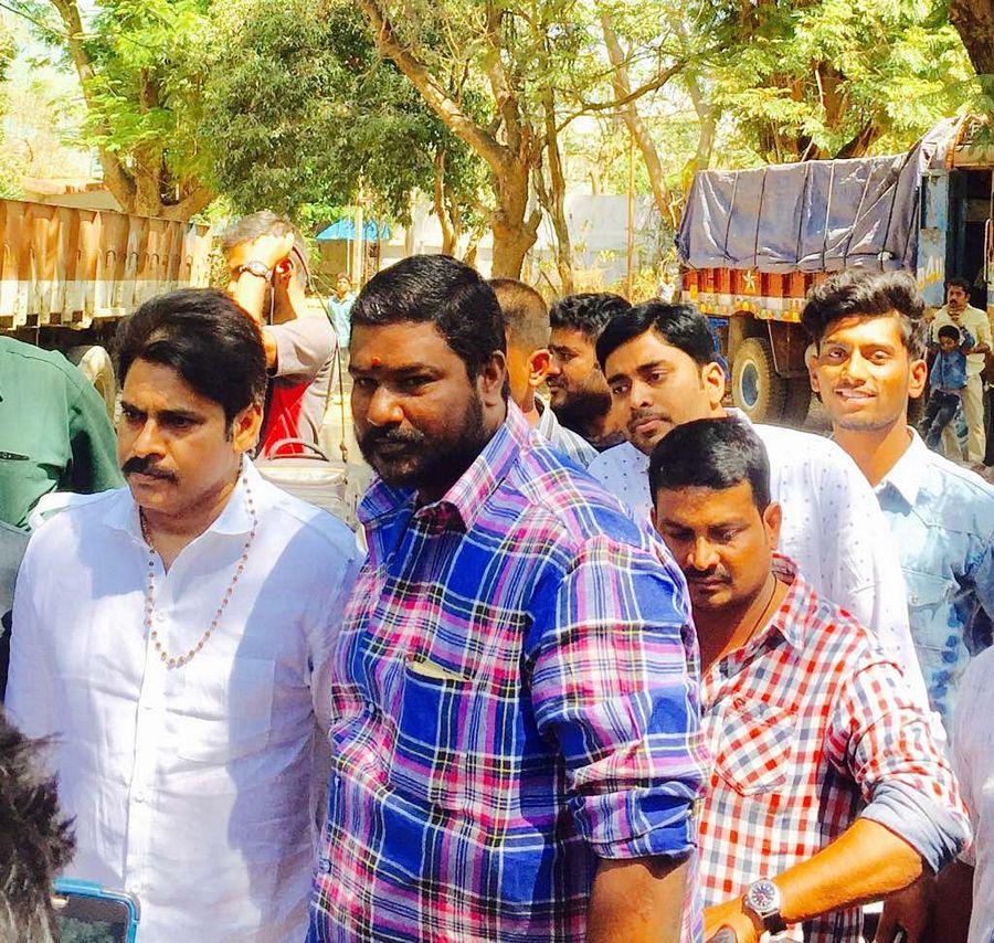 Exclusive: Pawan Kalyan’s Katamarayudu Latest Working Stills