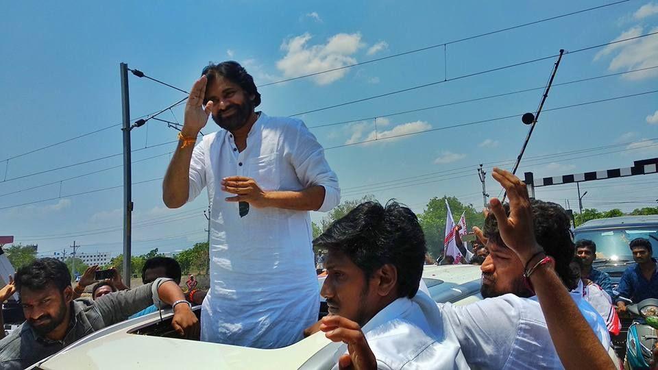 JanaSena Party chief Pawan Kalyan at Settipalli Photos