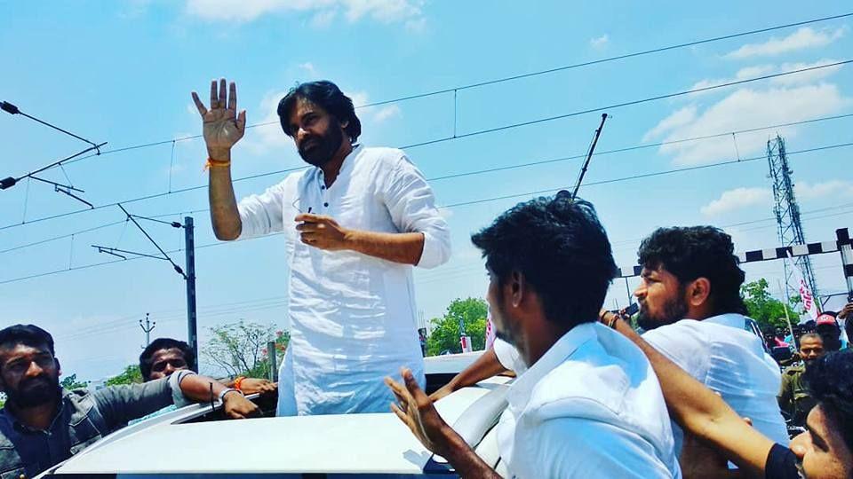 JanaSena Party chief Pawan Kalyan at Settipalli Photos