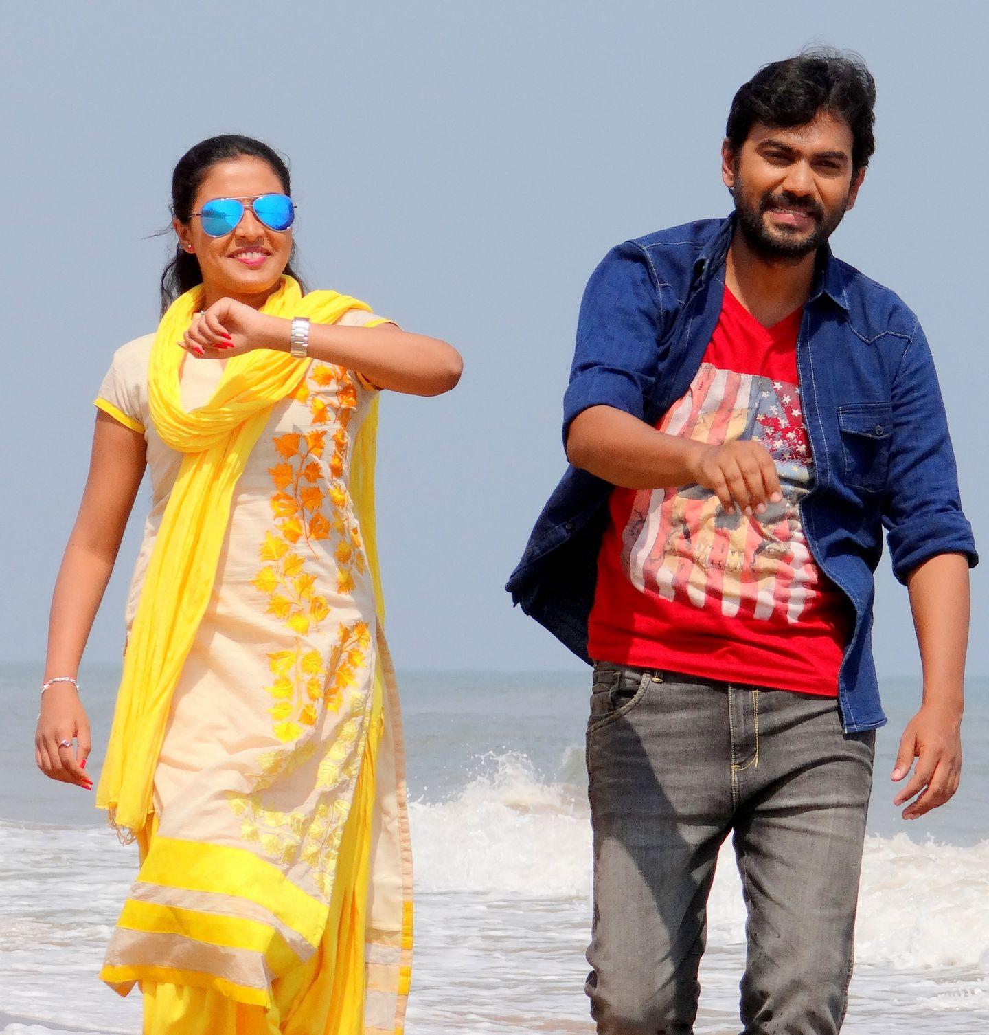 Aavu Puli Madhyalo Prabhas Pelli Movie Stills