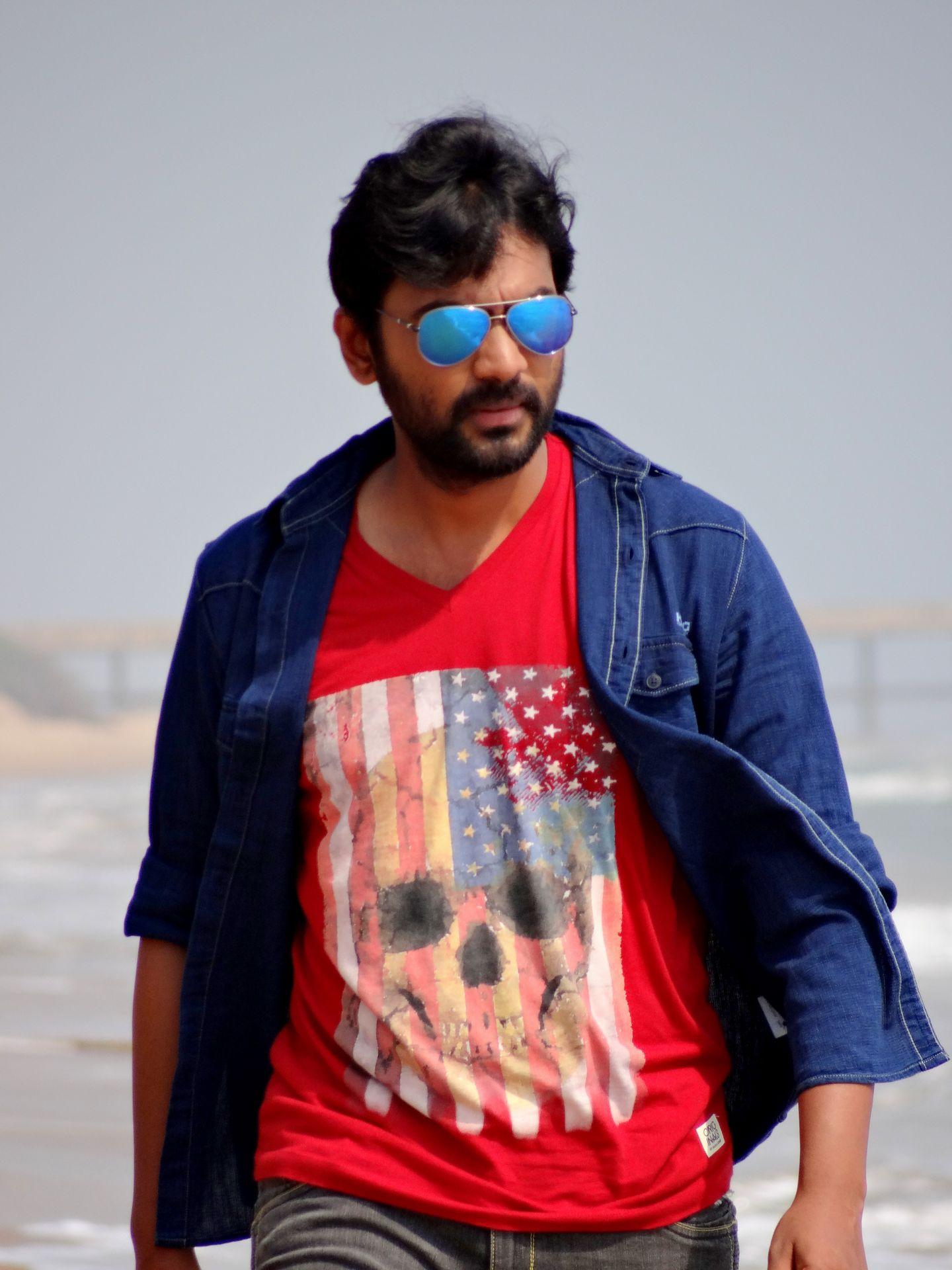 Aavu Puli Madhyalo Prabhas Pelli Movie Stills