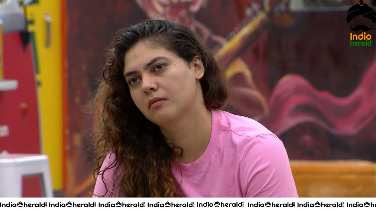 Bigg Boss Tamil Season 3 Day 97 Hot Wallpapers Set 1