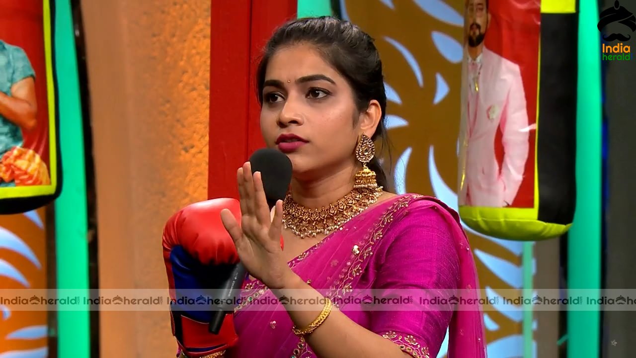 Bigg Boss Telugu Season 3 Day 77 Hot Wallpapers Set 4