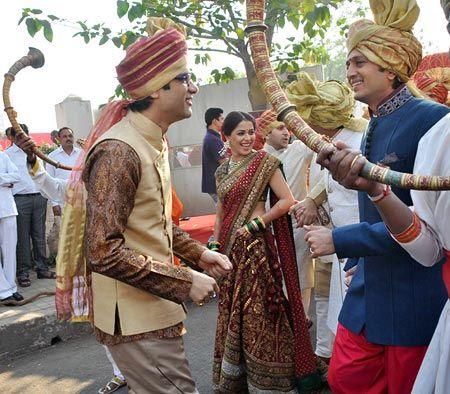 Genelia attends brother wedding with Riteish Deshmukh