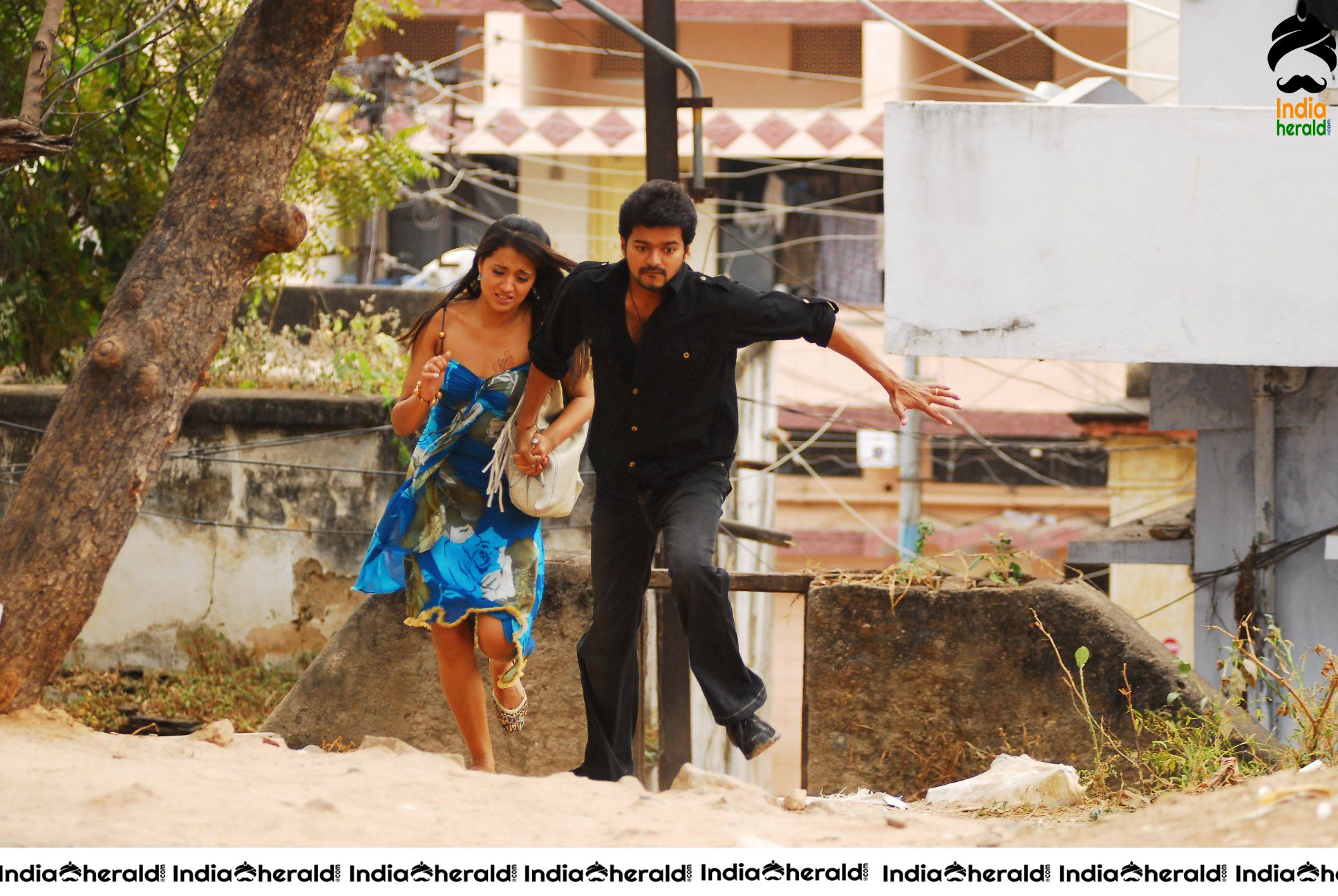 Trisha Hot In Kuruvi