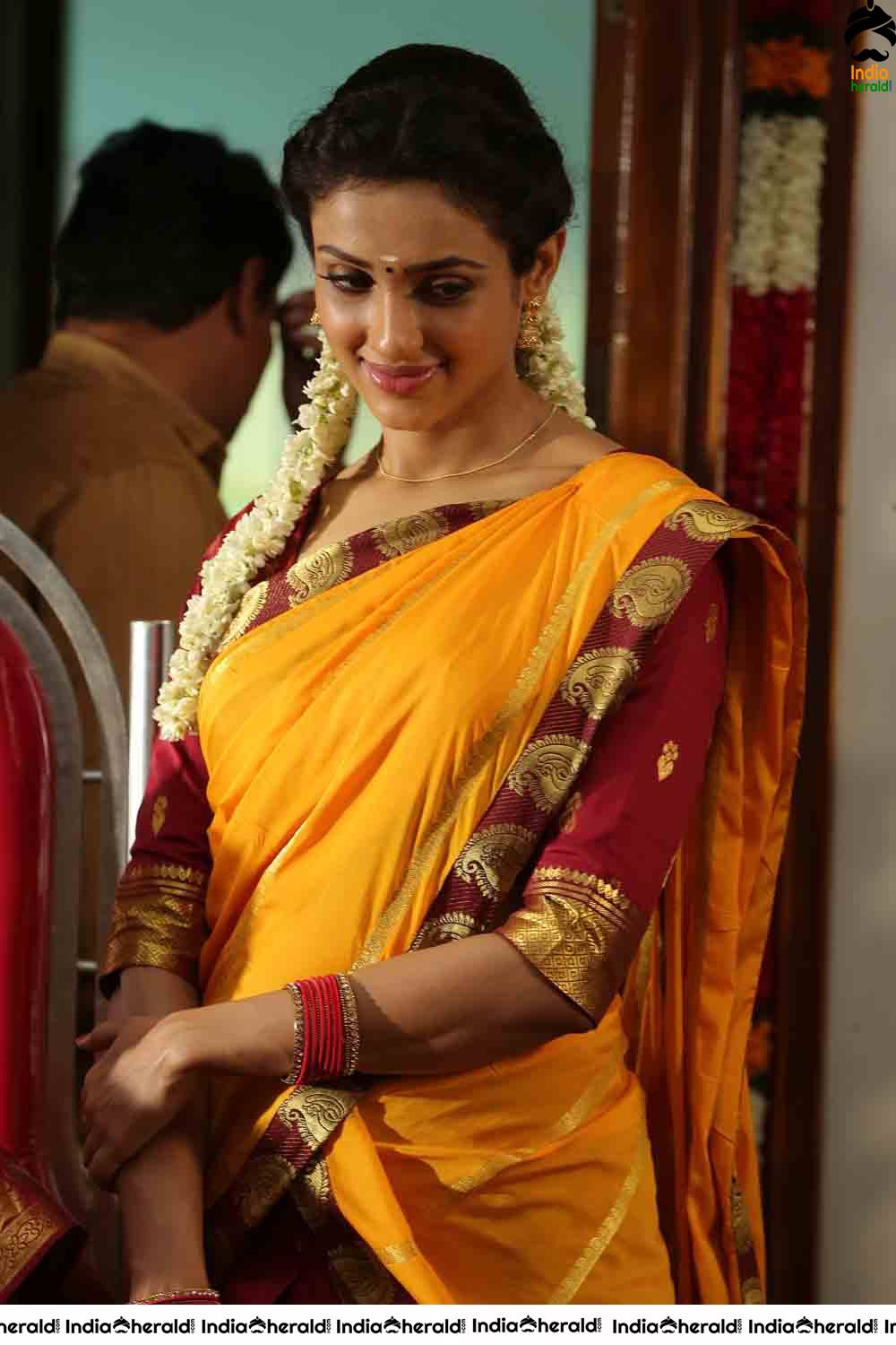 Jiiva and Riya Suman in Seeru Movie Stills and Working Stil