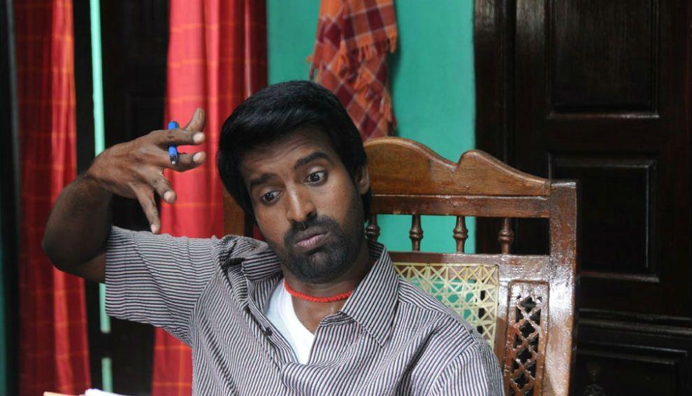 Paakkanum Pola Irukku Movie Stills