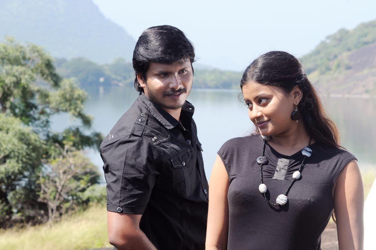 Paakkanum Pola Irukku Movie Stills