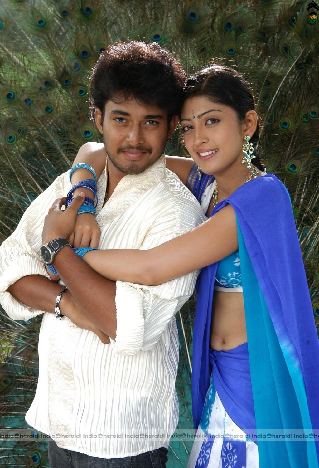 Pranitha Unseen Rare Hot Photos from her Debut movie in San