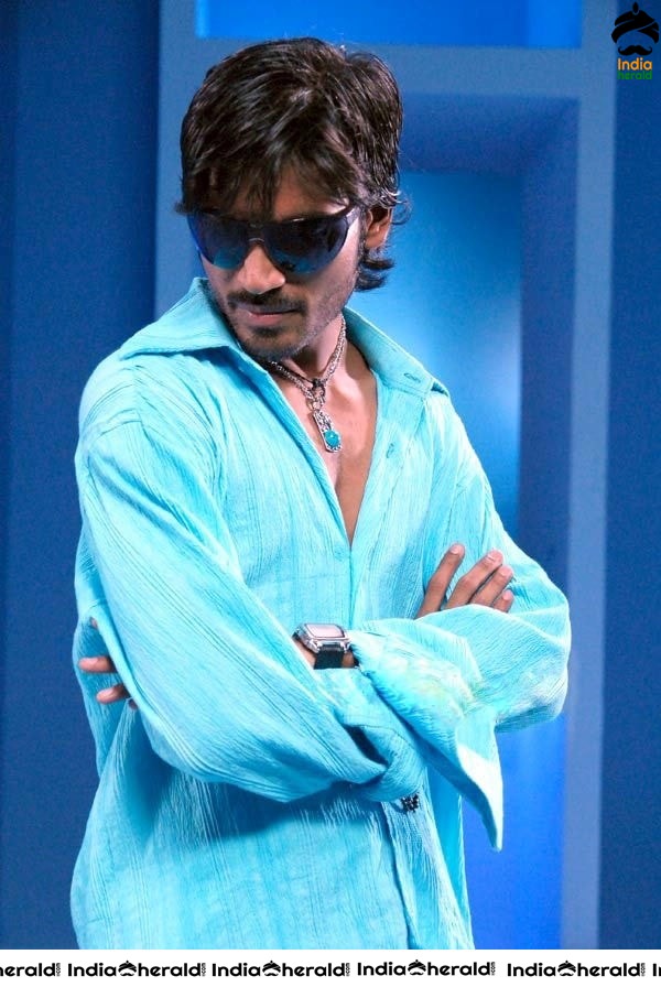 Rare and Unseen Photos of Dhanush from Pollathavan Movie Se