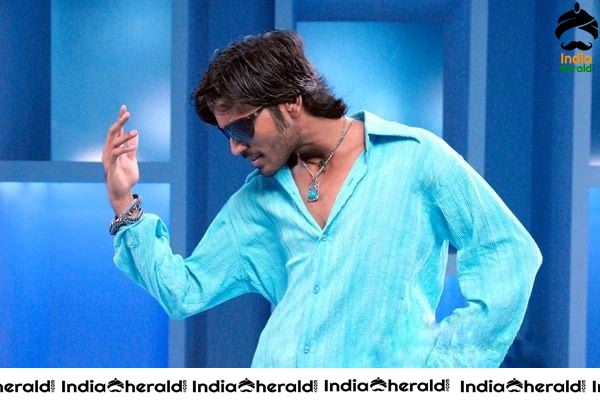 Rare and Unseen Photos of Dhanush from Pollathavan Movie Se