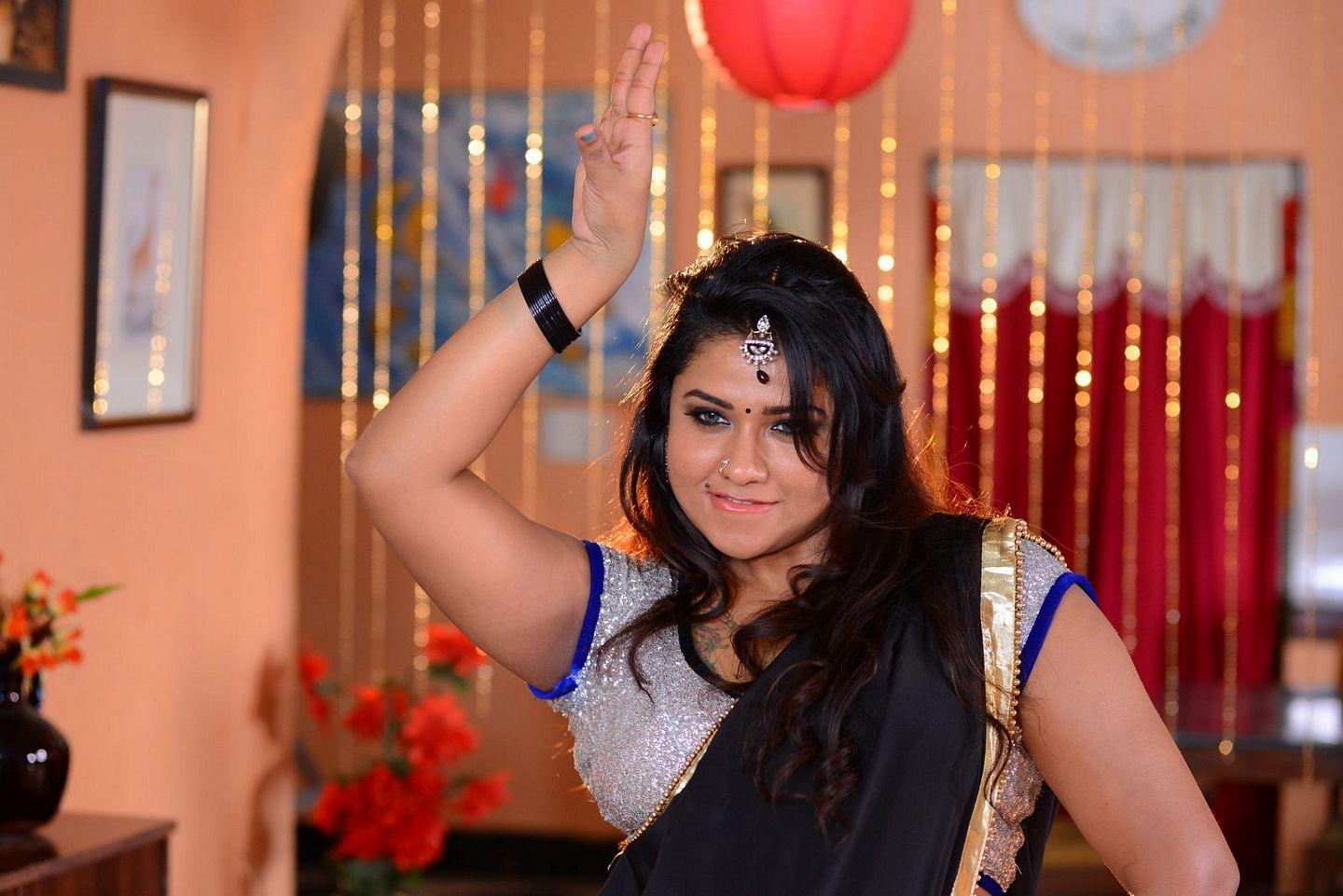 Sahasam Seyara Dimbaka New Stills