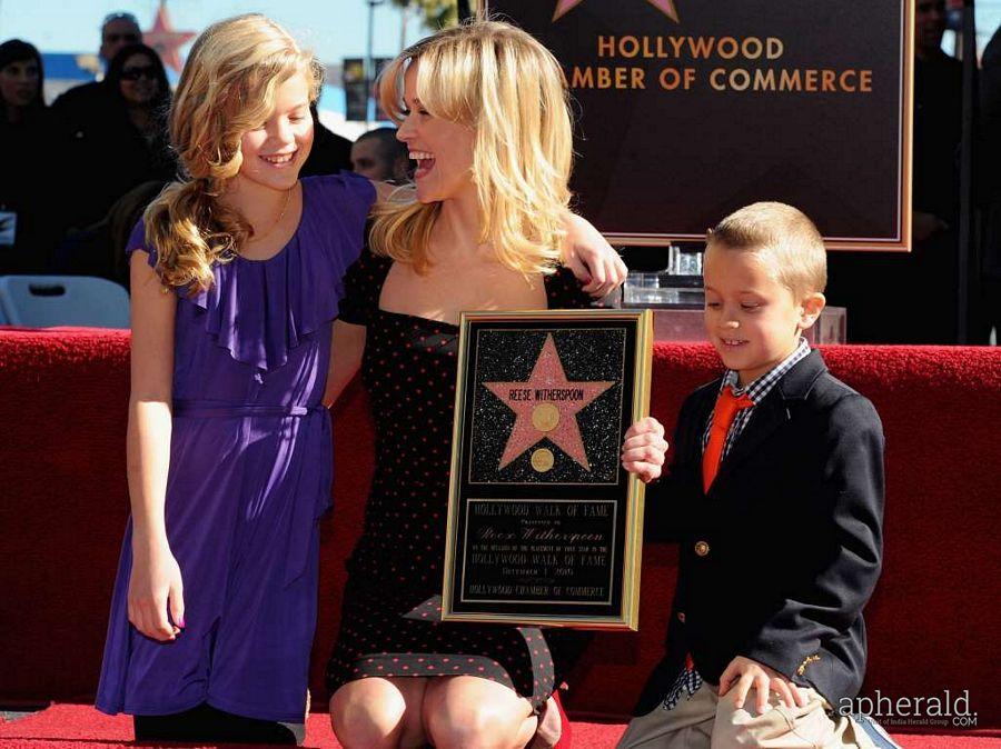 Stars Cute Moments With Their Kids