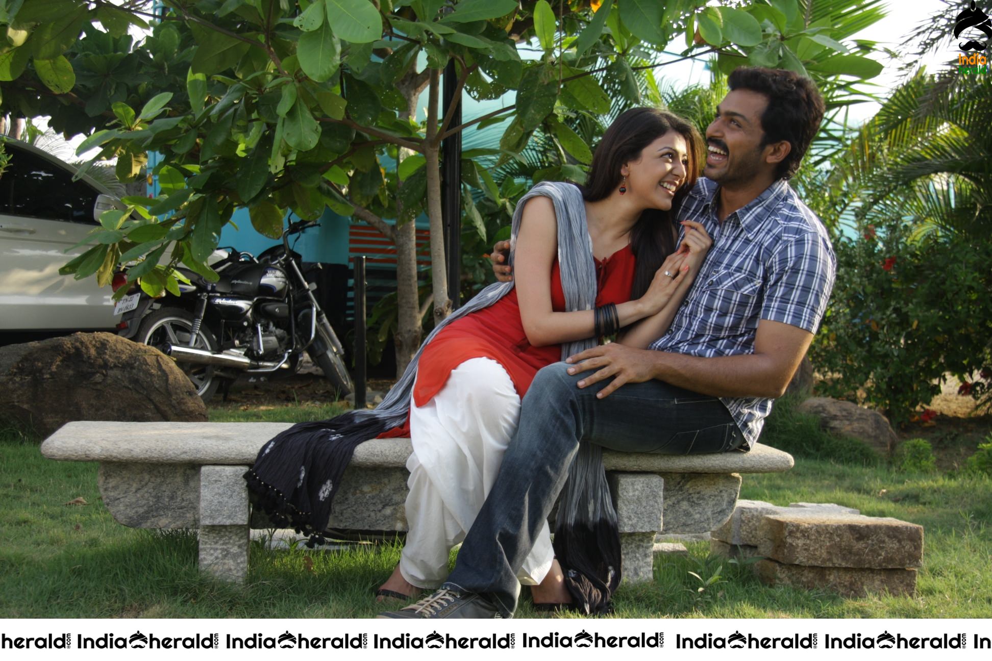 Unseen Rare Hot Kajal Aggarwal and Karthi Photos from Naan