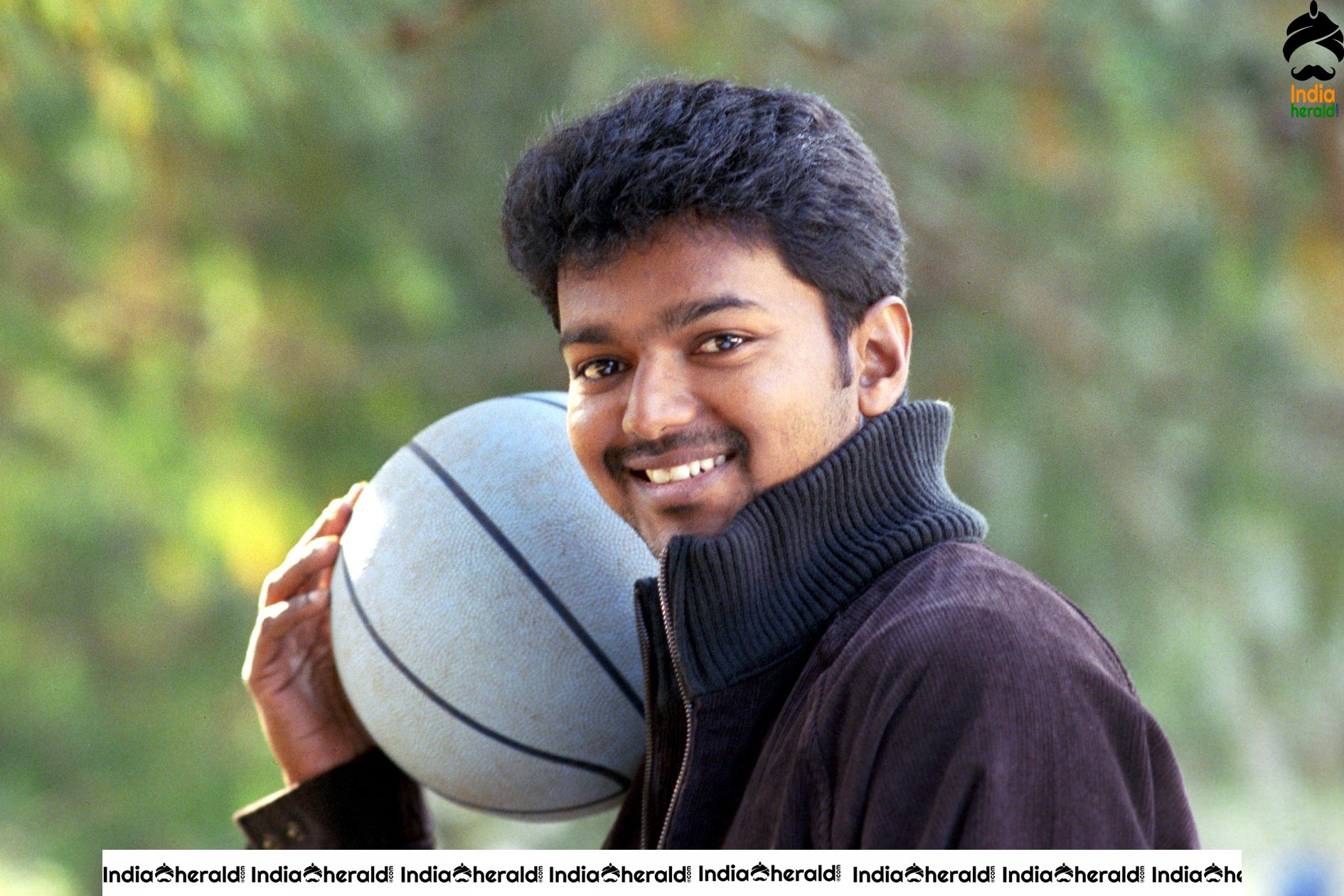 Vijay And Genelia In Sachein Wallpaper
