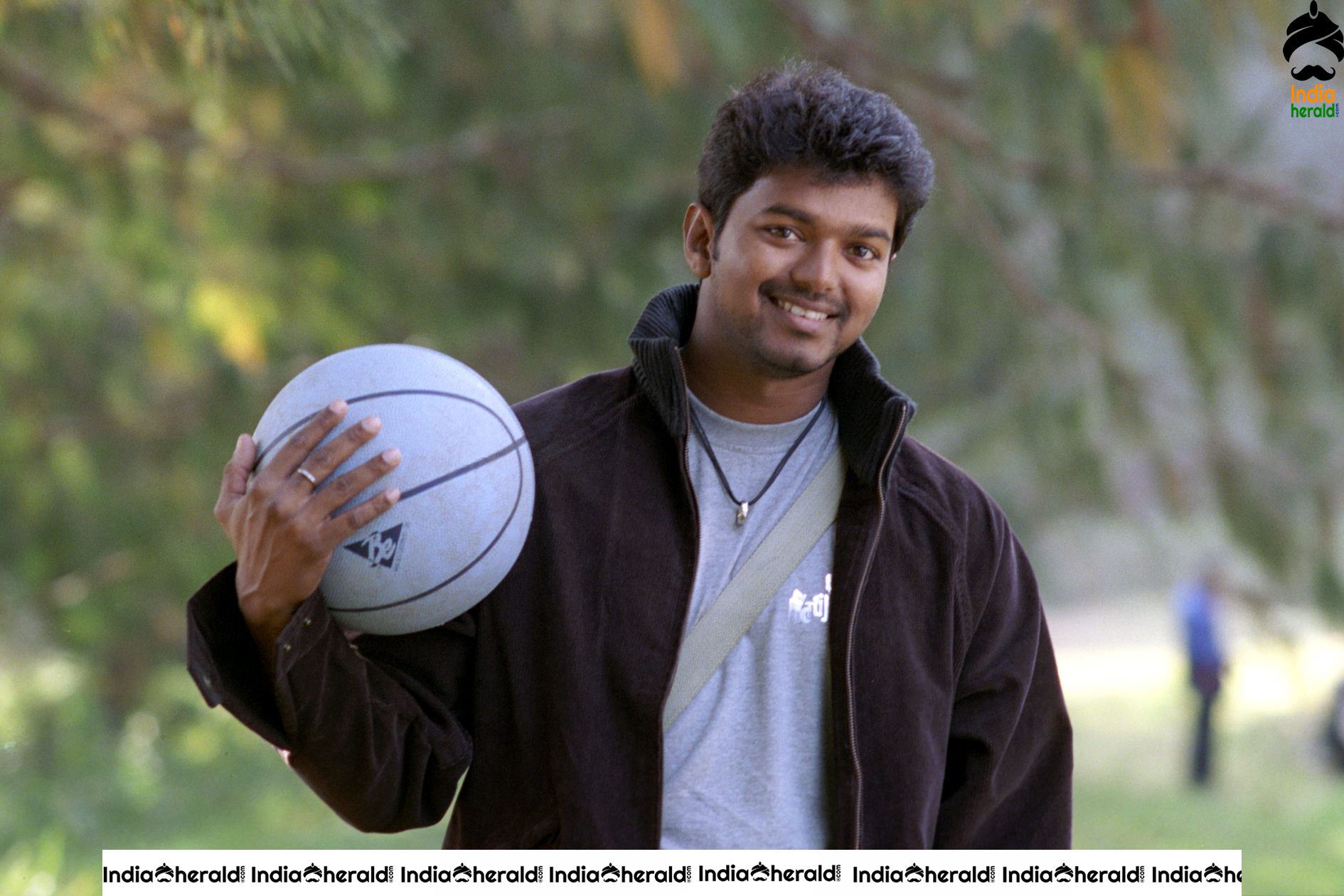 Vijay and Genelia in Sachein Movie Unseen HD Stills Set 1