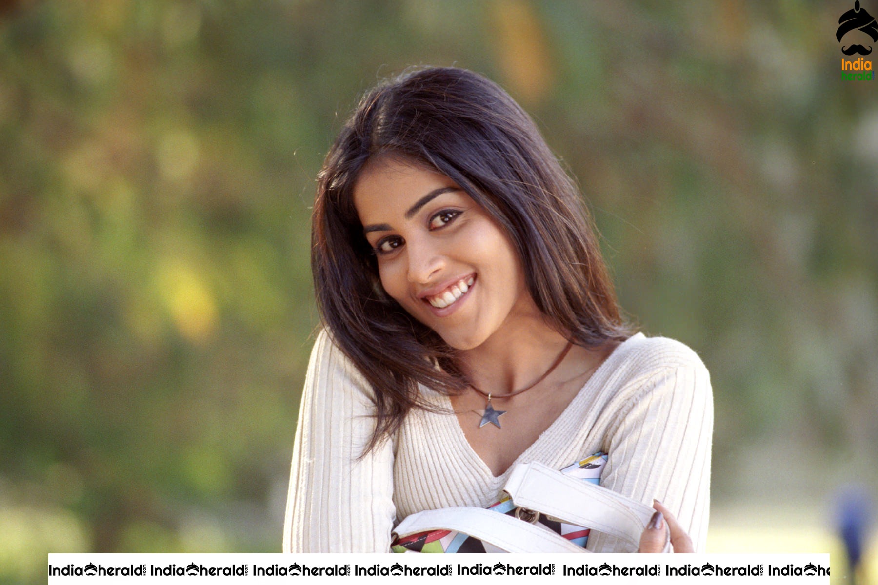Vijay and Genelia in Sachein Movie Unseen HD Stills Set 2