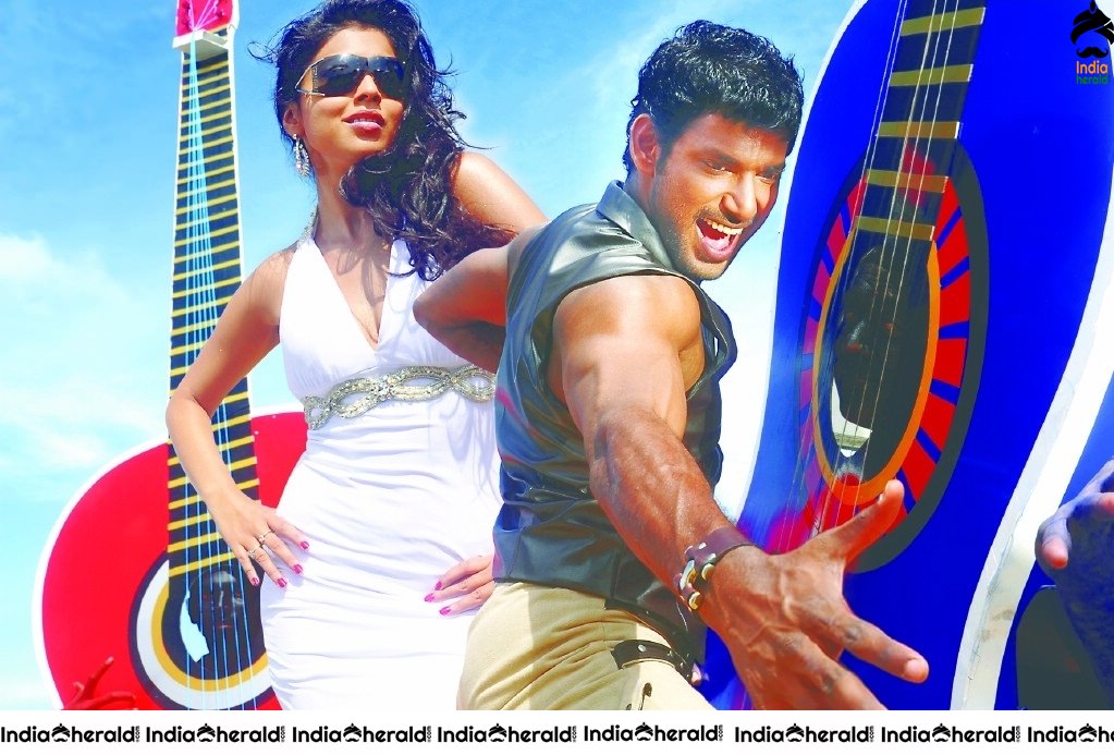 Vishal and Shriya Unseen stills from Thoranai movie Set 2