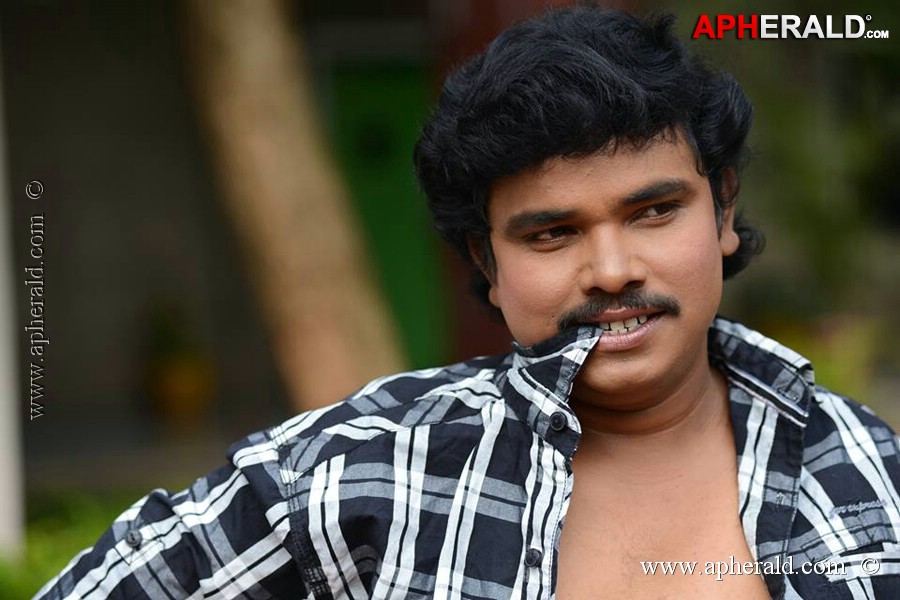 Sampoornesh babu New Stills