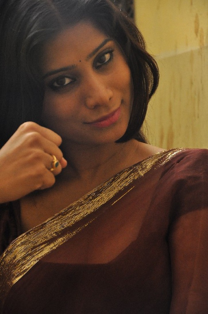 Actress Midhuna Photos
