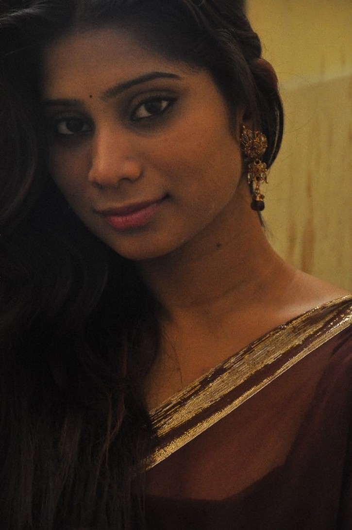 Actress Midhuna Photos
