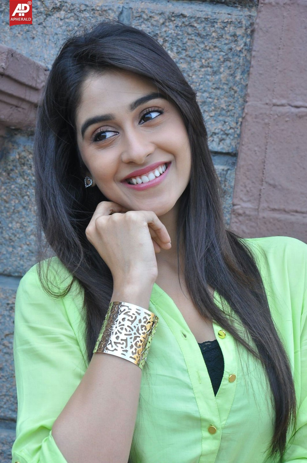 Actress Regina Latest Photos