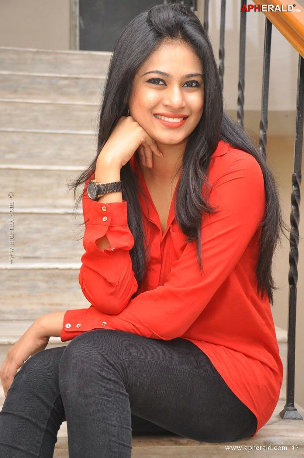Actress Zara Photos