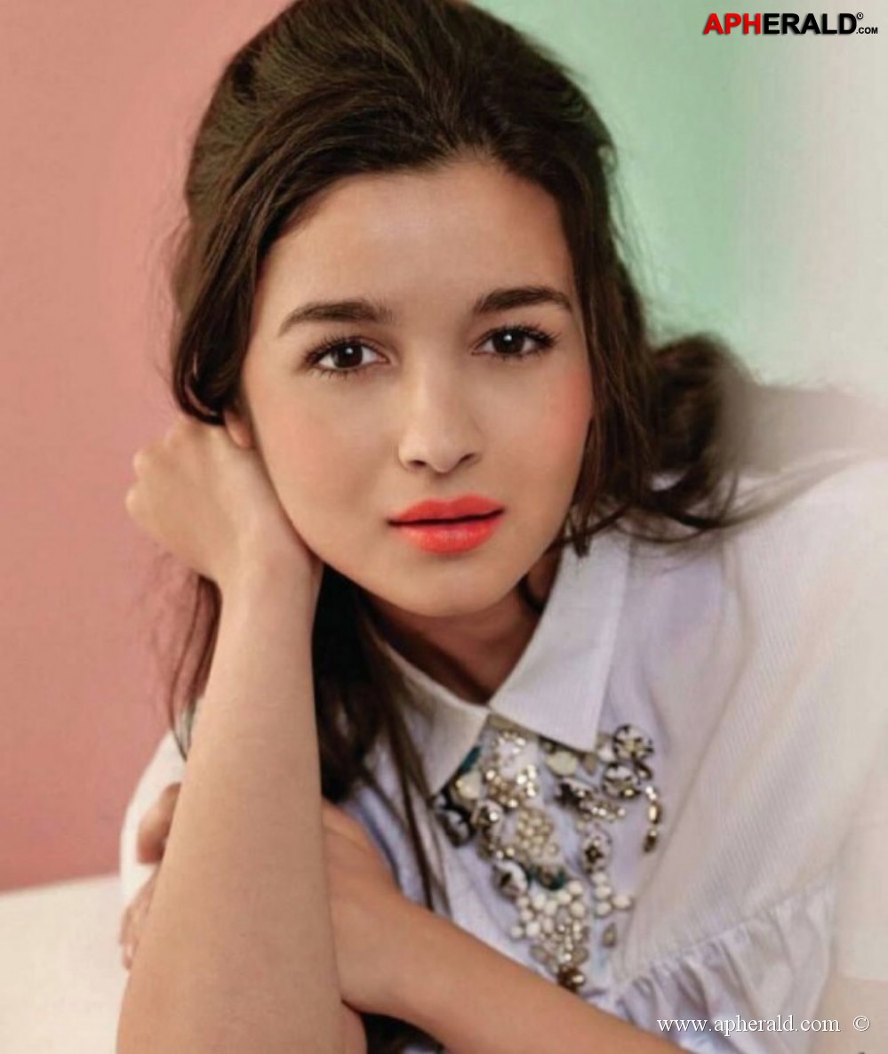 Alia Bhatt Sensuous Photoshoot for Elle Magazine