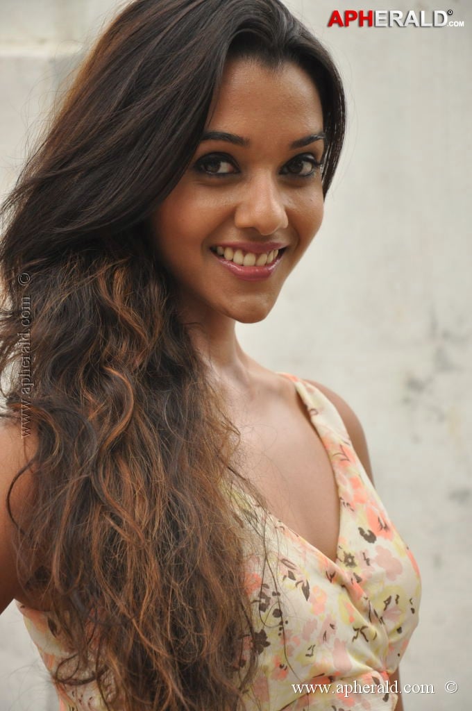 Anu Priya Spicy Photos