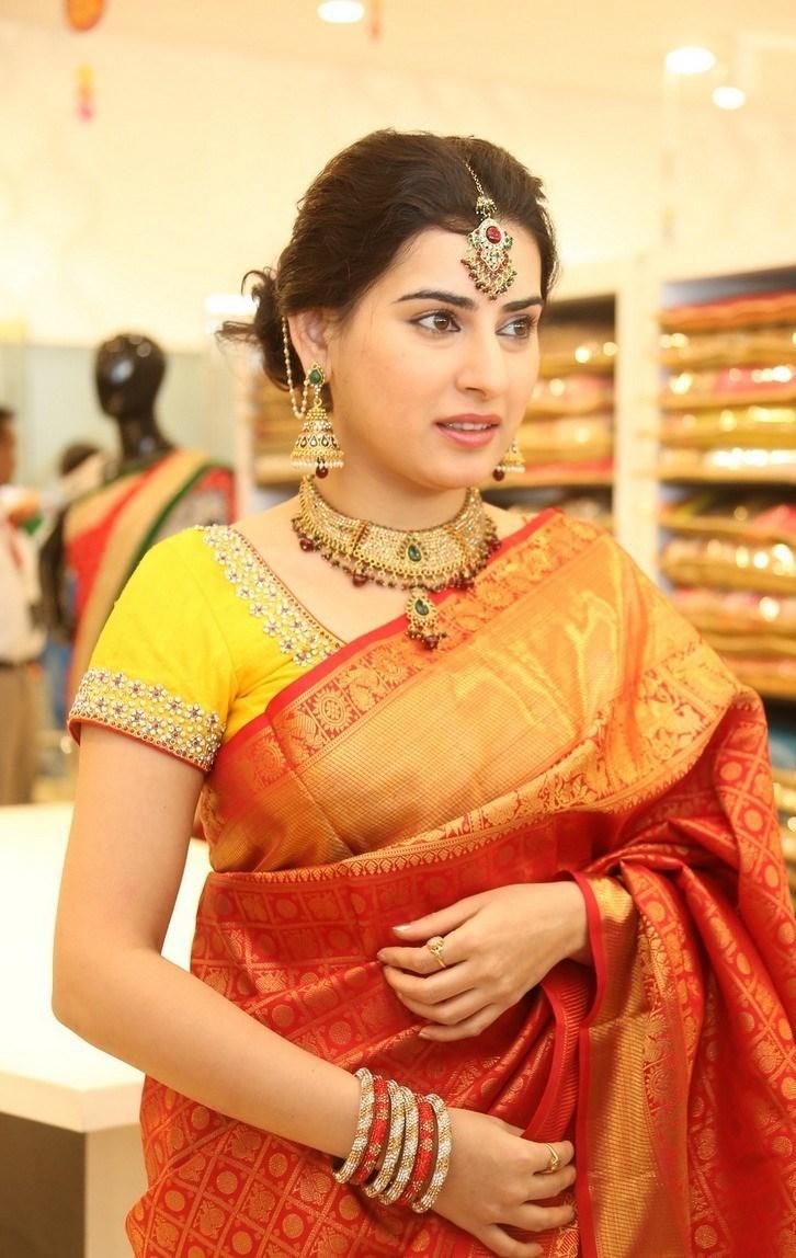 Archana beautiful Saree Photos
