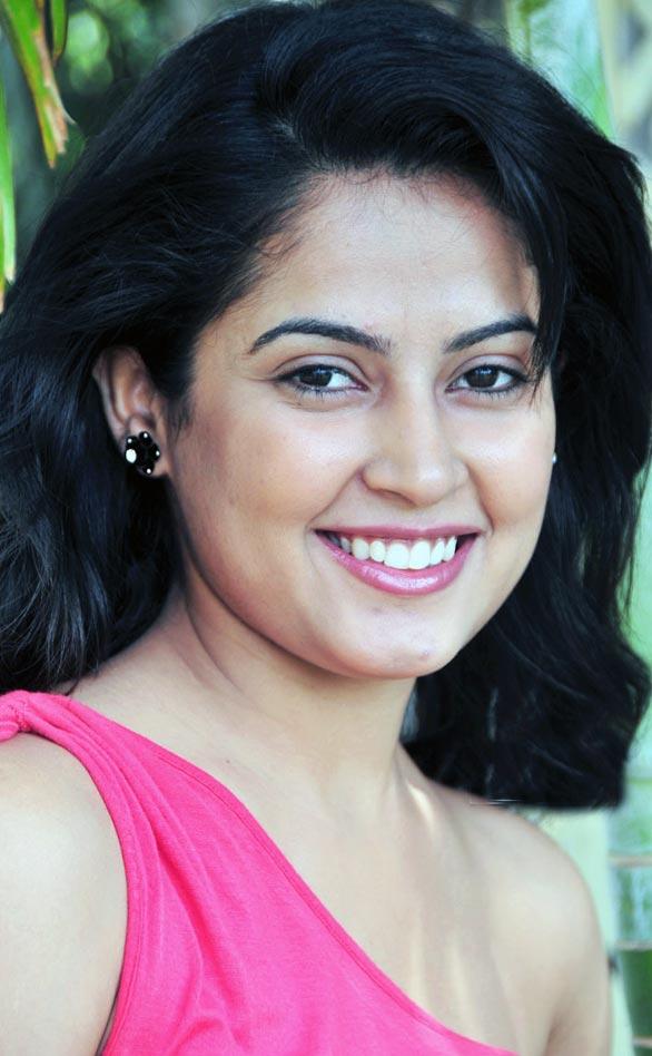 Disha Pandey Photo Gallery