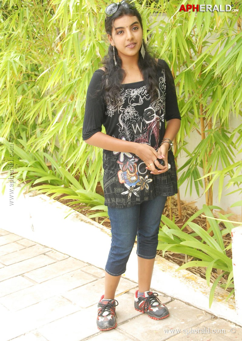 Divya Nagesh Stills